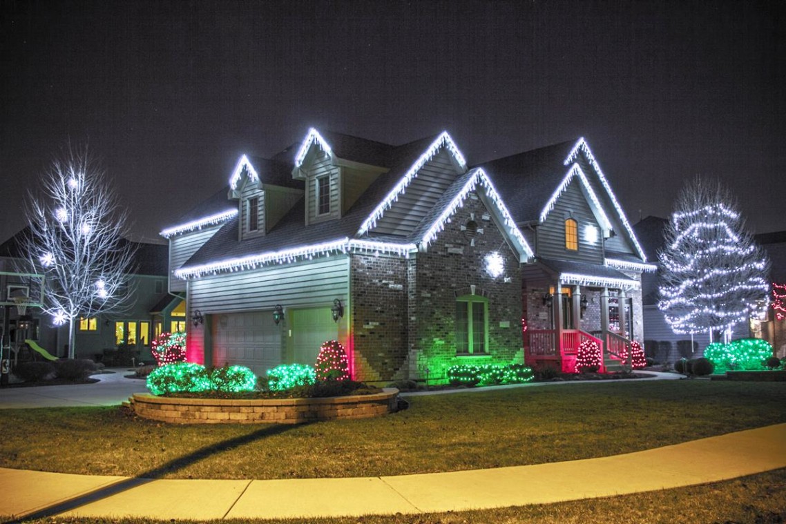 40 Outdoor Christmas Lights Decorating Ideas All About Christmas 40 Outdoor Christmas Lights Decorating Ideas All About Christmas